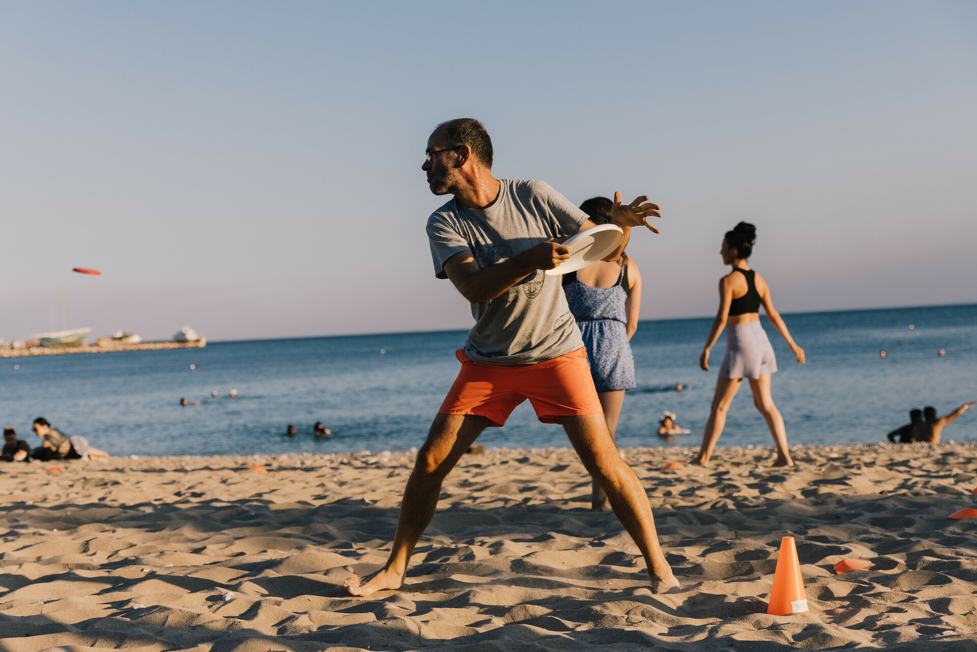 Ιπτάμενοι δίσκοι στην αθηναϊκή ριβιέρα | LiFO